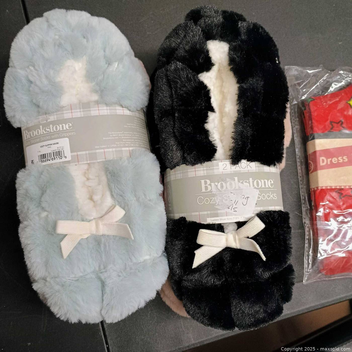2 packs Brookstone cozy slipper socks plus dress sock | Maxsold