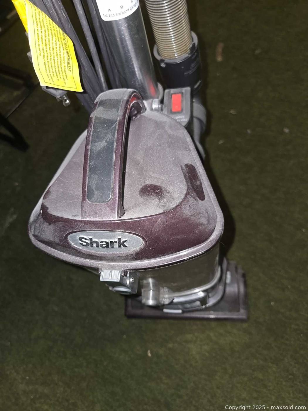 Shark Navigator Lift-Away upright bagless corded vacuum | Maxsold