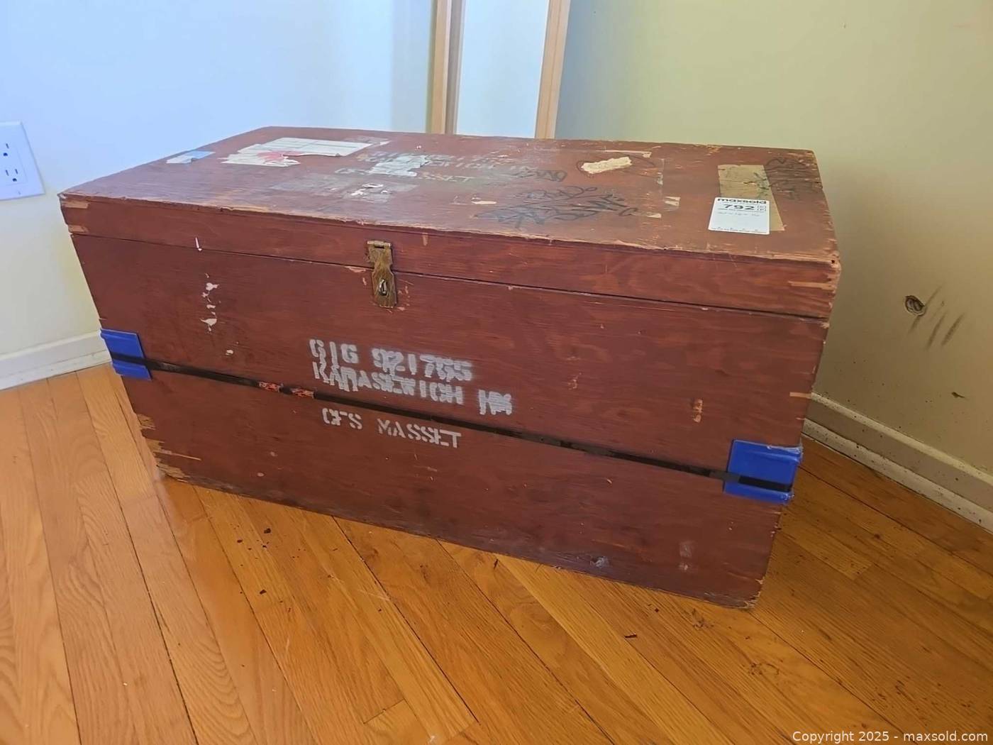 Wooden storage trunk shipping chest | Maxsold