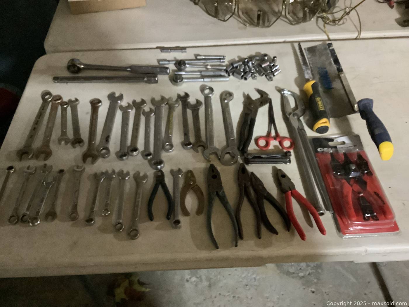 Large Assortment Hand Tools | Maxsold