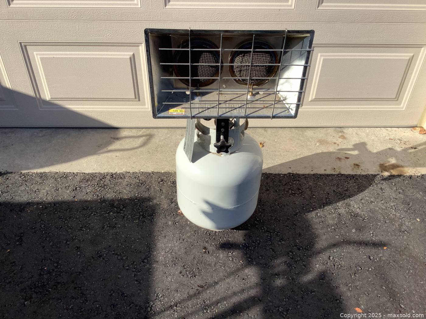 Mr. Heater propane tank top heater with empty 20 lb cylinder | Maxsold