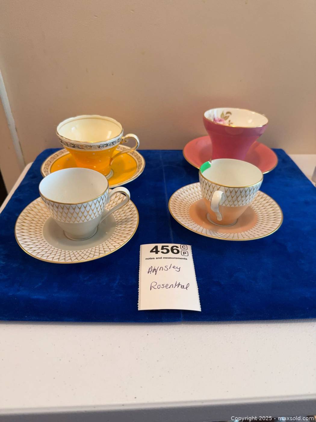 Four bone china teacup and saucer duos | Maxsold