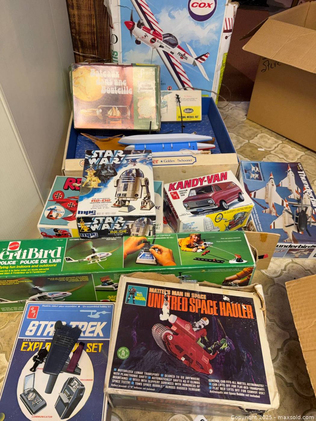 Vintage boxed model kits & toy vehicles | Maxsold