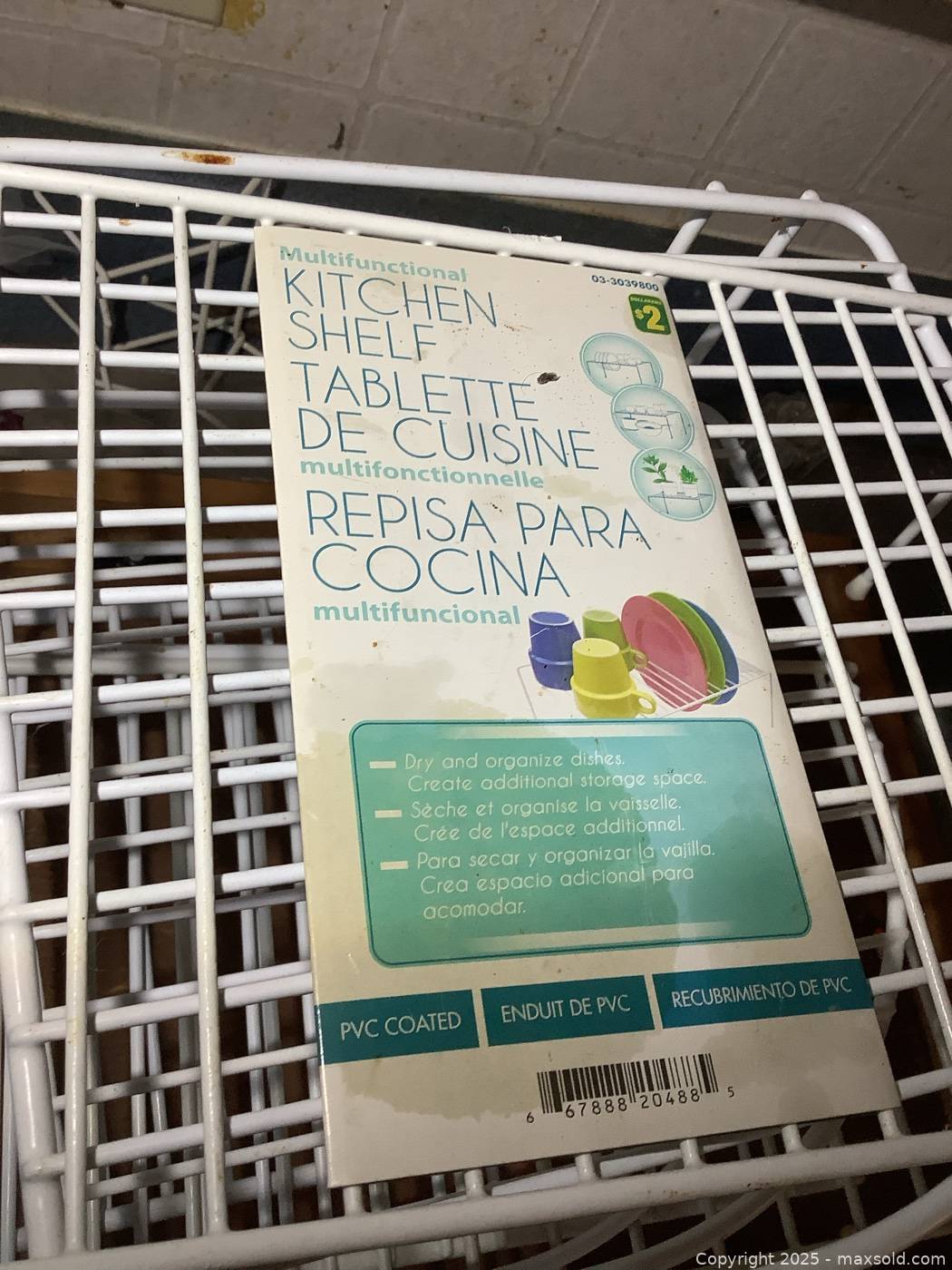 PVC-coated wire kitchen cabinet shelves | Maxsold