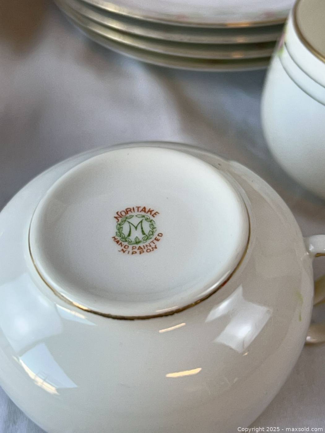 Noritake floral gold-rim china dinnerware, 42 pieces | Maxsold