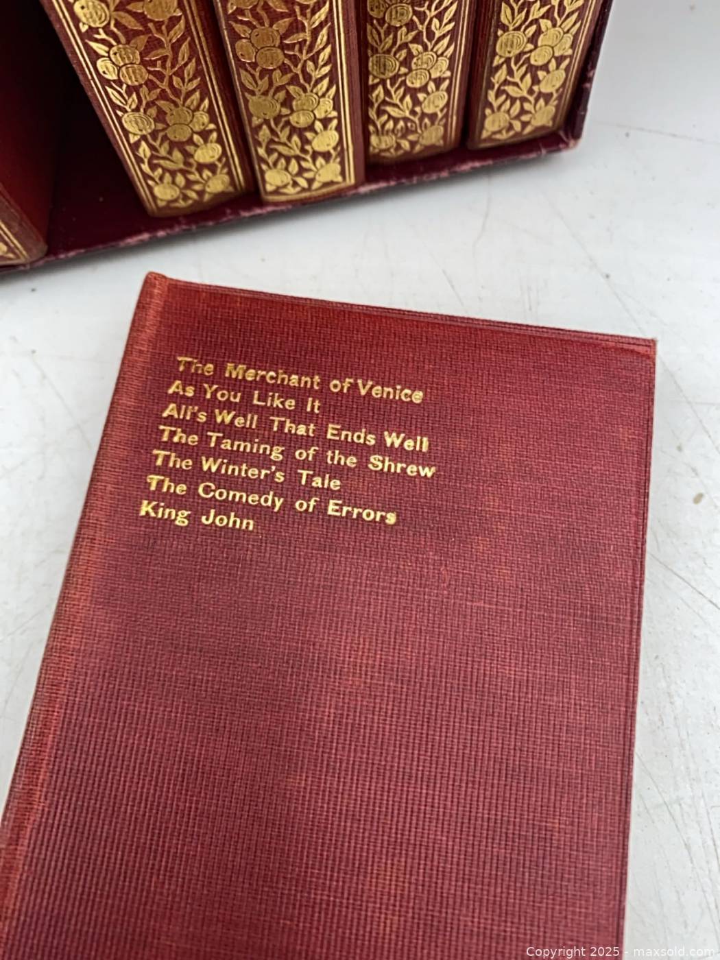 William Shakespeare 6-Volume Miniature Book Set With Slipcase | Maxsold