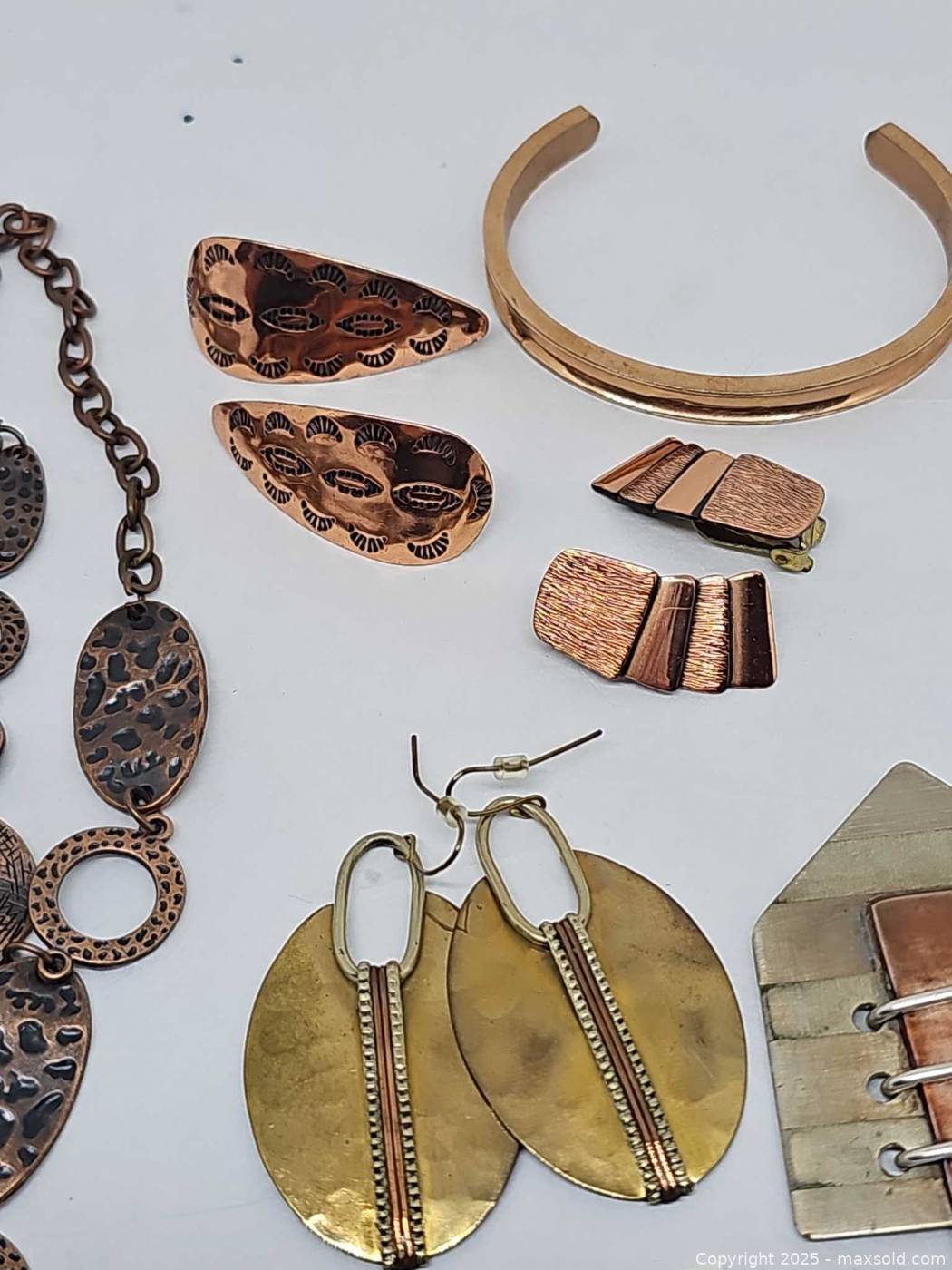 Copper and tri-color mixed-metal jewelry | Maxsold