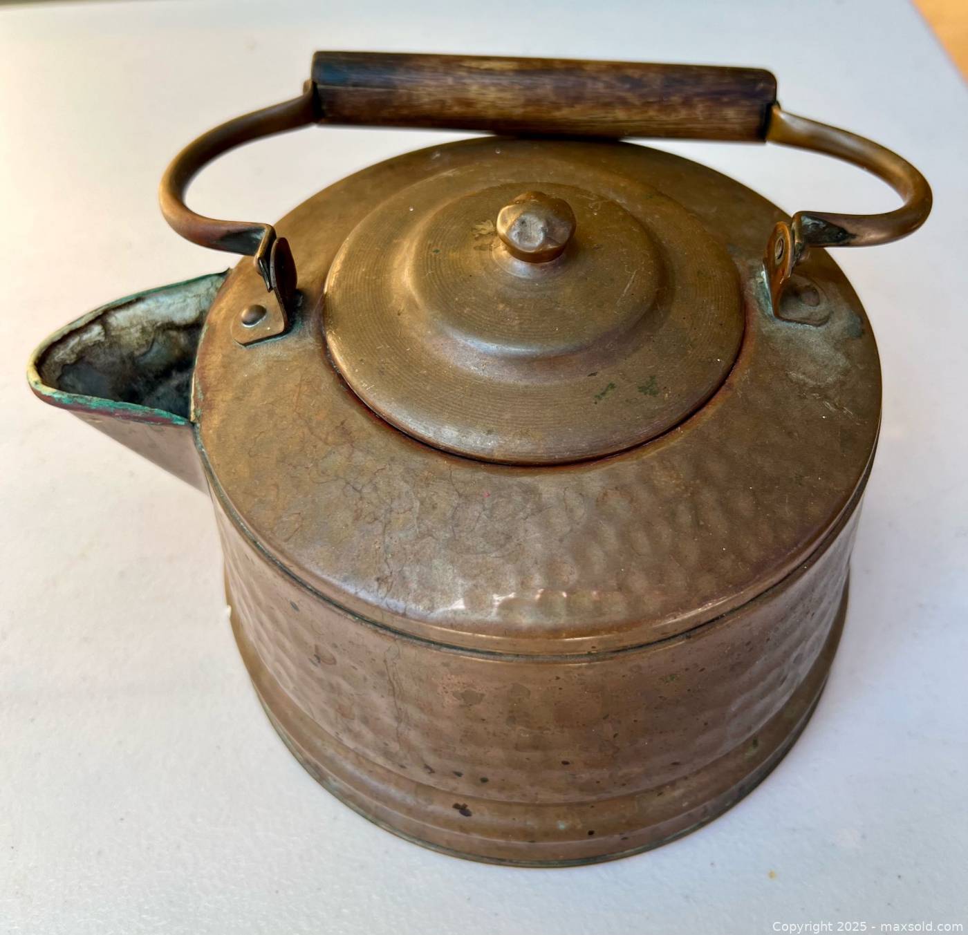 Antique hammered copper kettle teapot | Maxsold