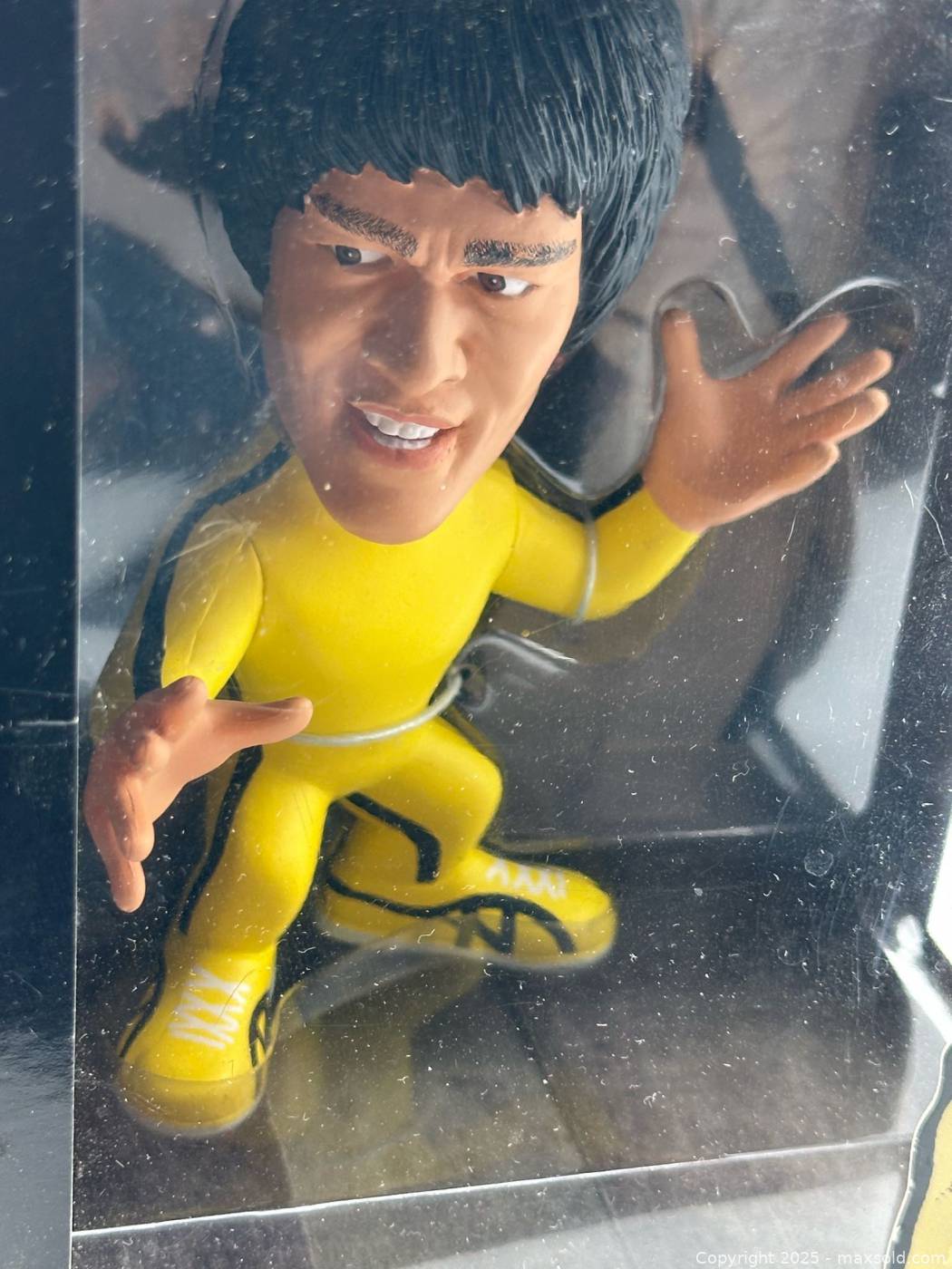 Round 5 Bruce Lee Yellow Suit Vinyl Figure 5 in | Maxsold