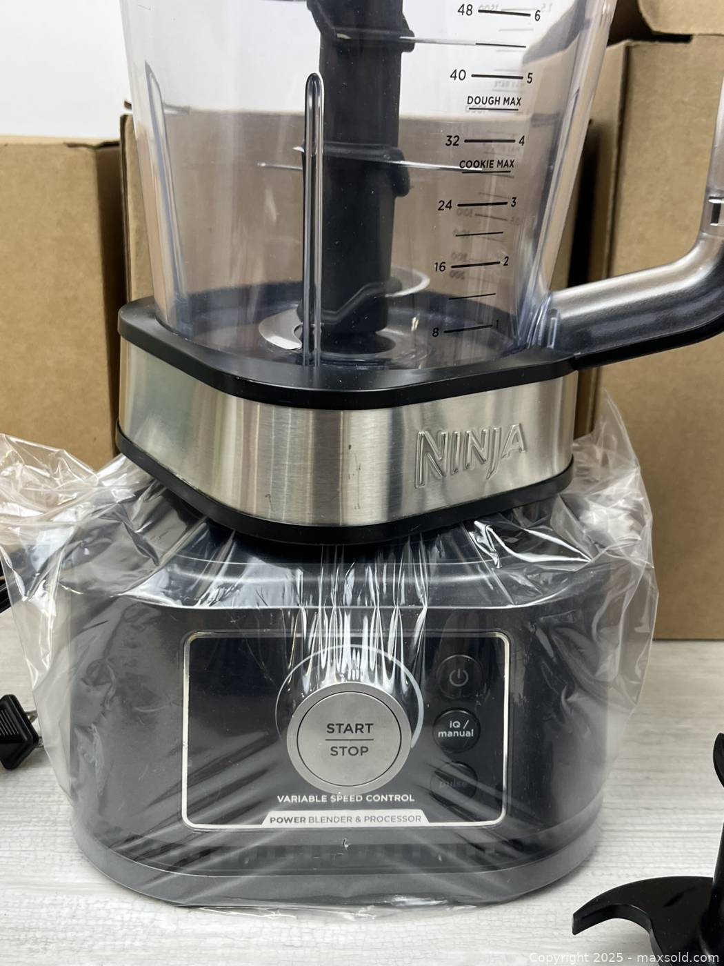 Ninja Professional blender set, refurbished | Maxsold