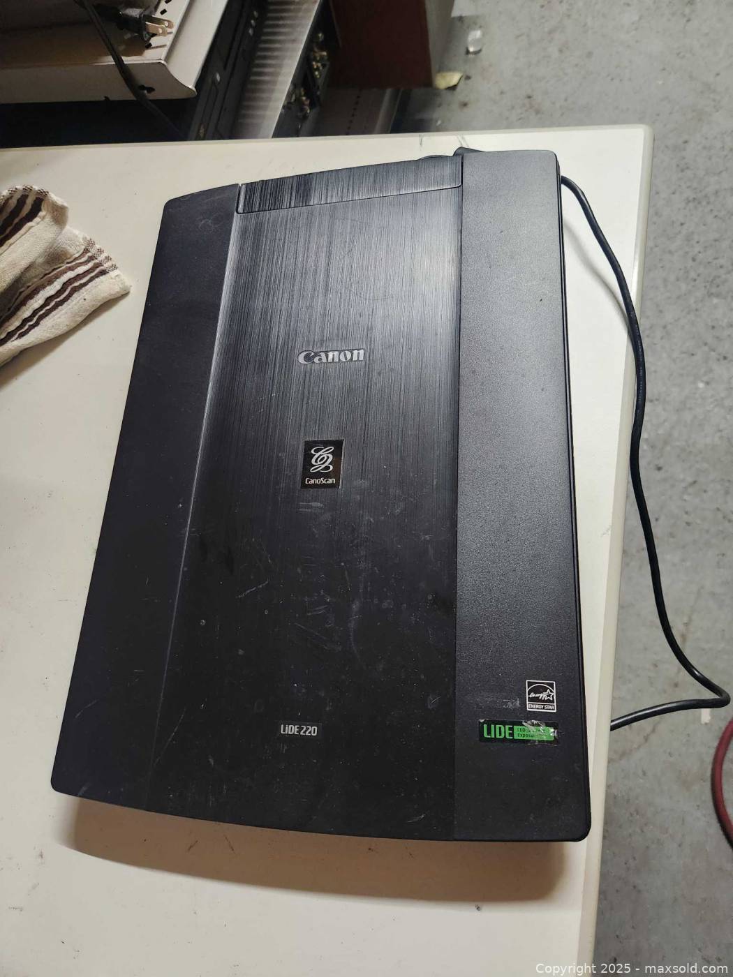 Canon LiDE 220 flatbed scanner | Maxsold
