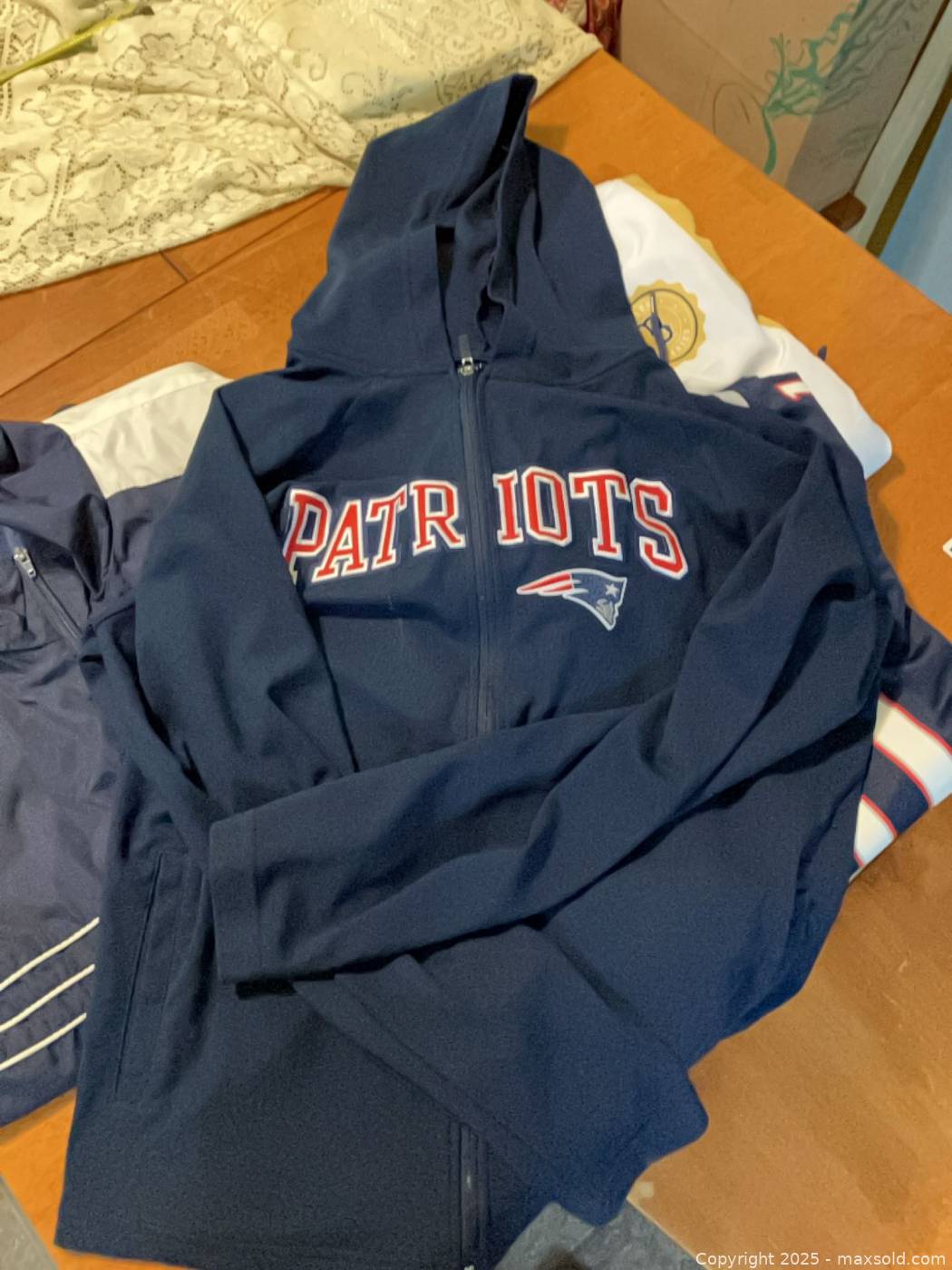 New England Patriots apparel lot | Maxsold