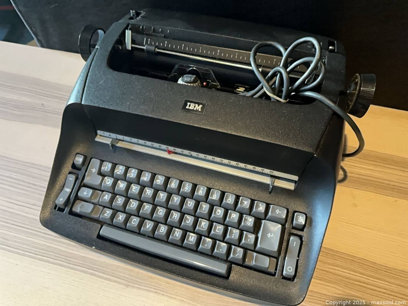 IBM electric typewriter | Maxsold