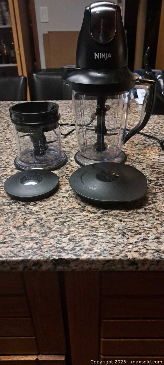 Ninja countertop blender and food chopper set | Maxsold