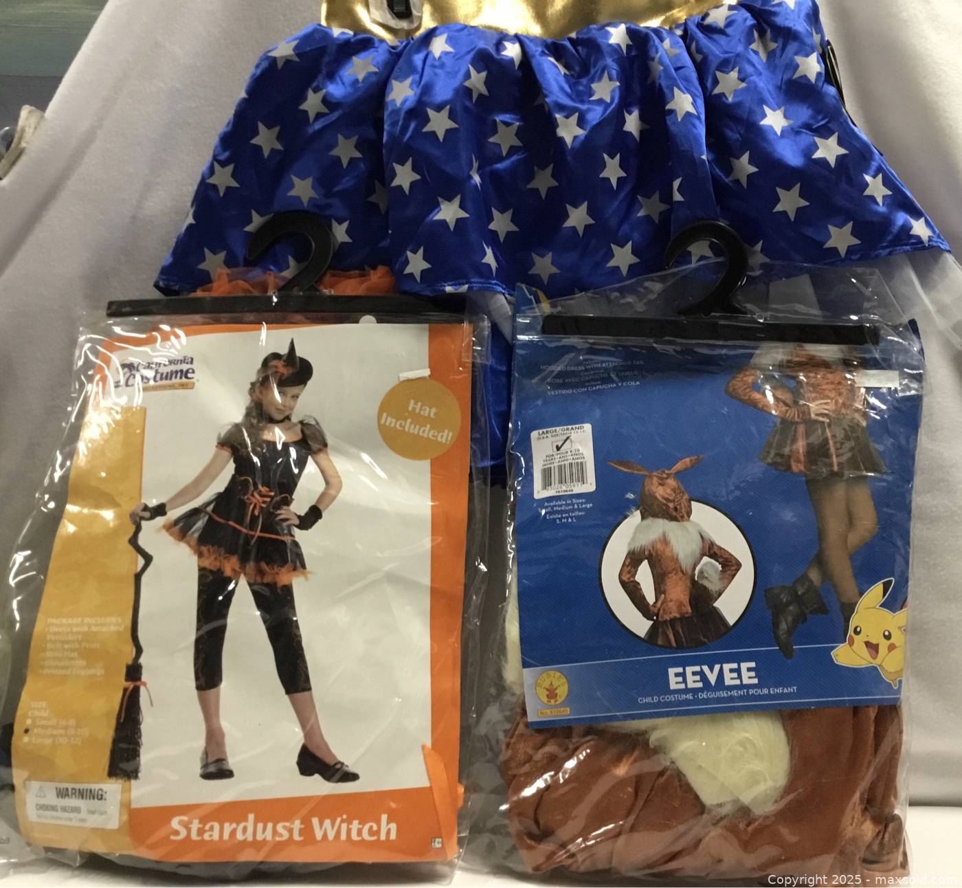Wonder Woman Skirt, Stardust Witch M, Eevee L Costumes | Maxsold