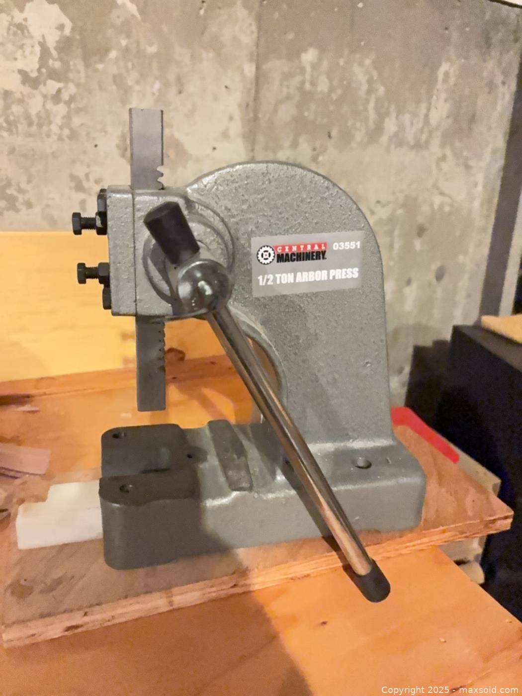 Central Machinery 1/2 Ton Arbor Press Model 03551 | Maxsold