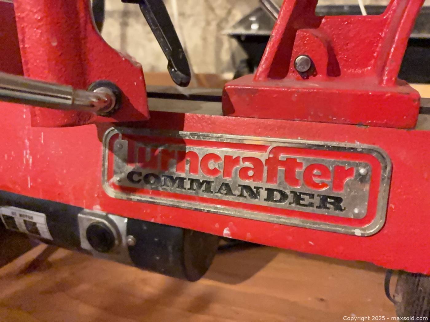 Turncrafter Commander & Central Machinery 93212 red metal bench lathes ...