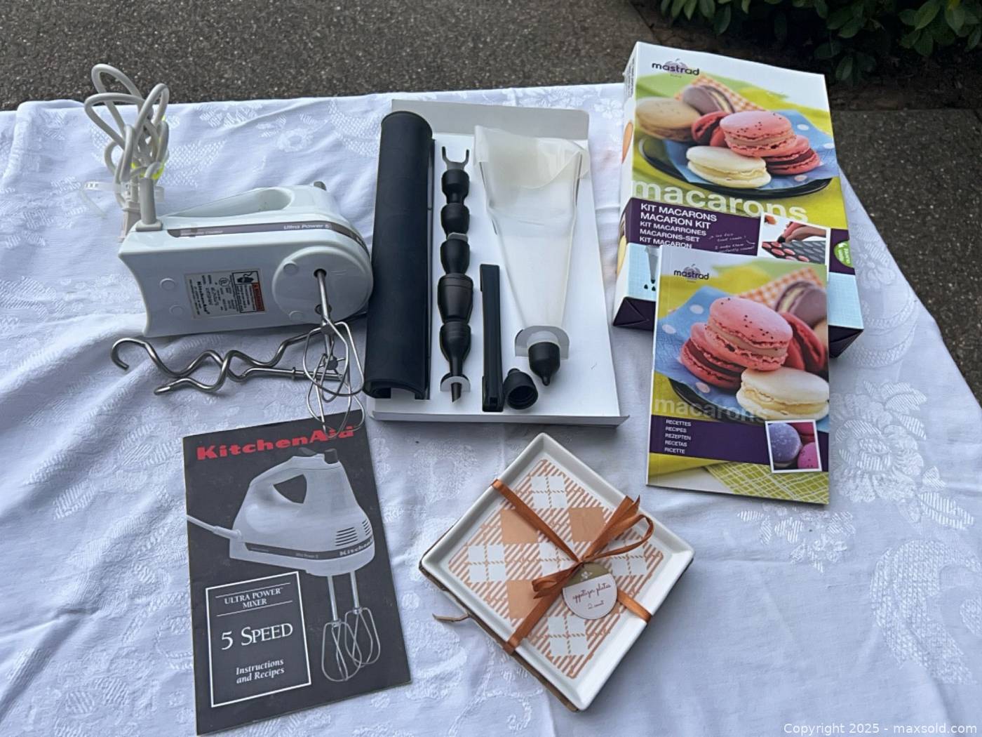 KitchenAid Ultra Power 5-Speed Hand Mixer Set | Maxsold