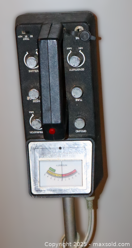 Micronta 4003 Very Low Frequency Metal Detector | Maxsold