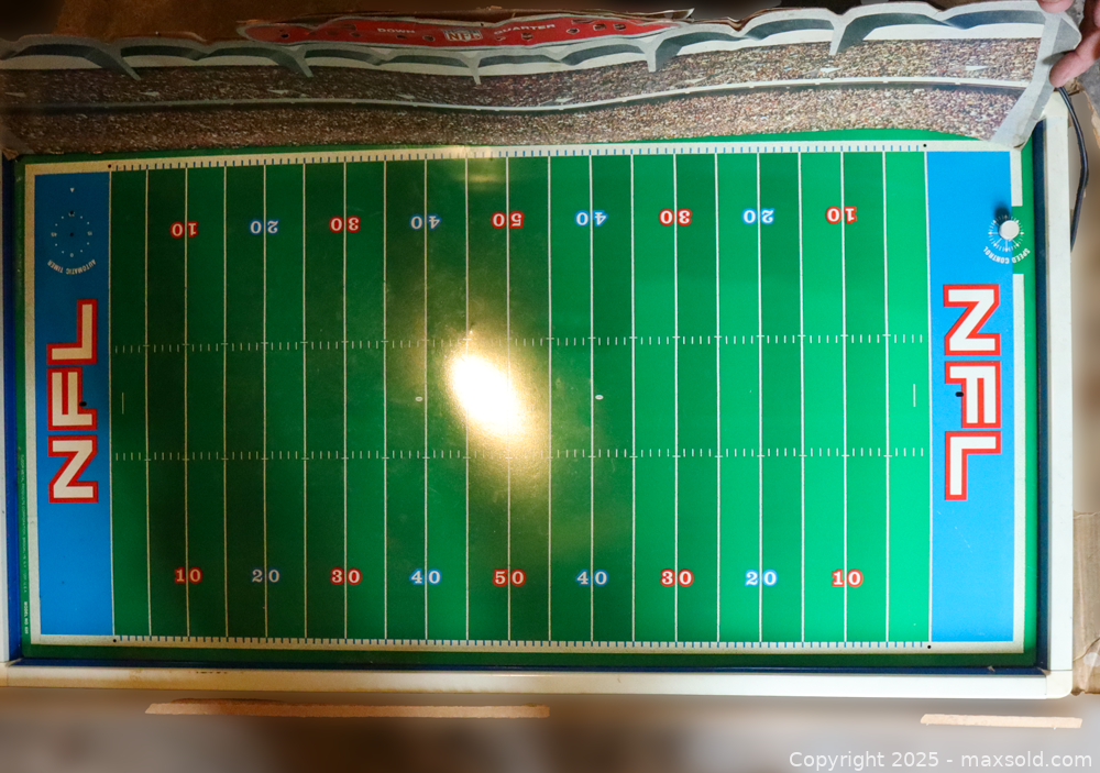 Vintage 1970 Tudor NFL Electric Football Game | Maxsold