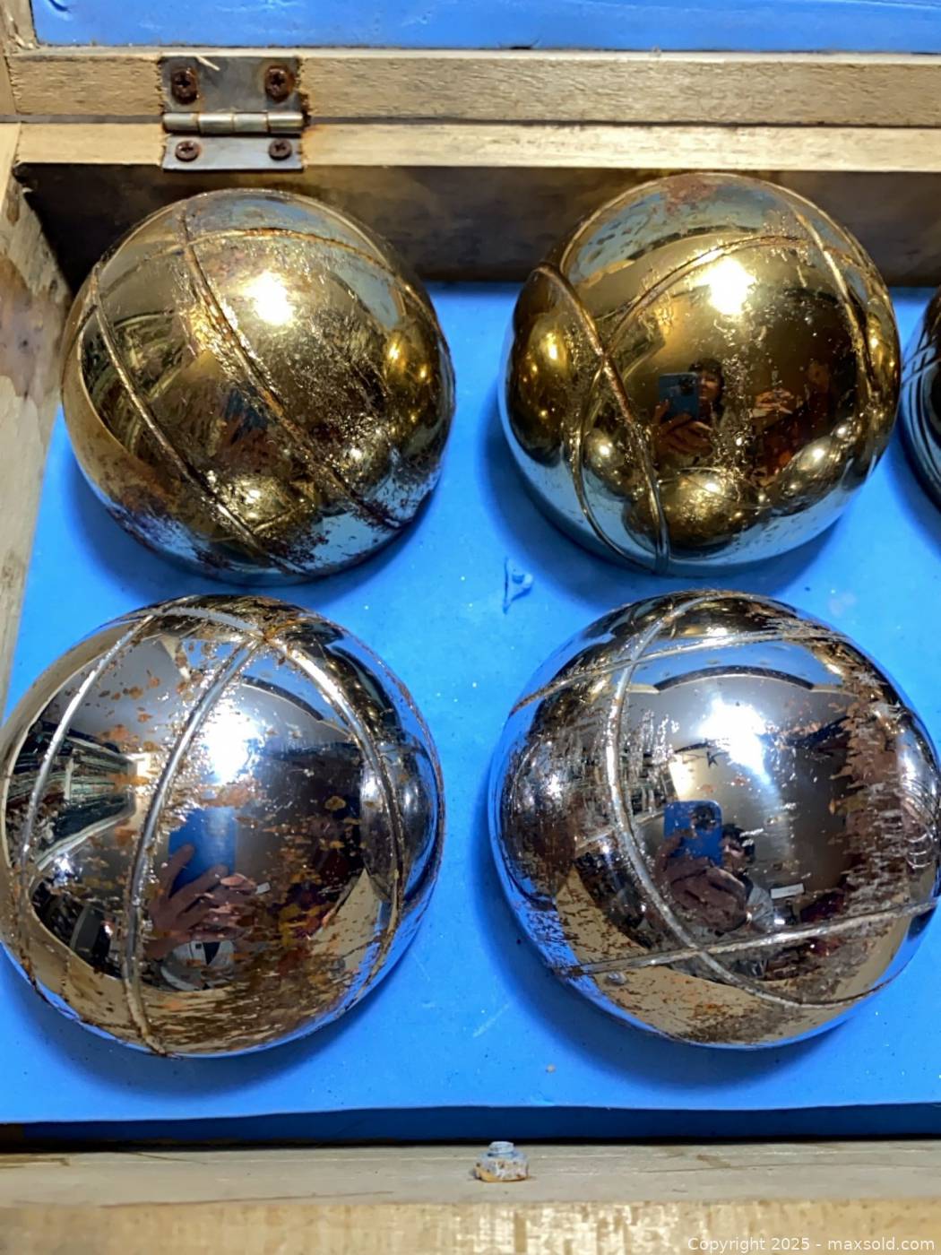 Metal Bocce Ball Set With Case | Maxsold