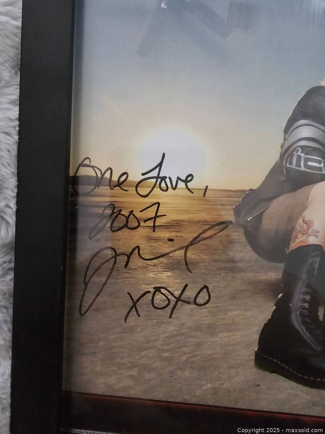 Framed autographed Jessica Maine photo | Maxsold