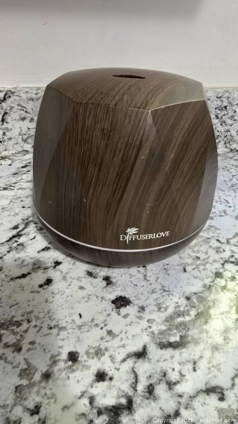 Diffuserlove essential oil diffuser | Maxsold