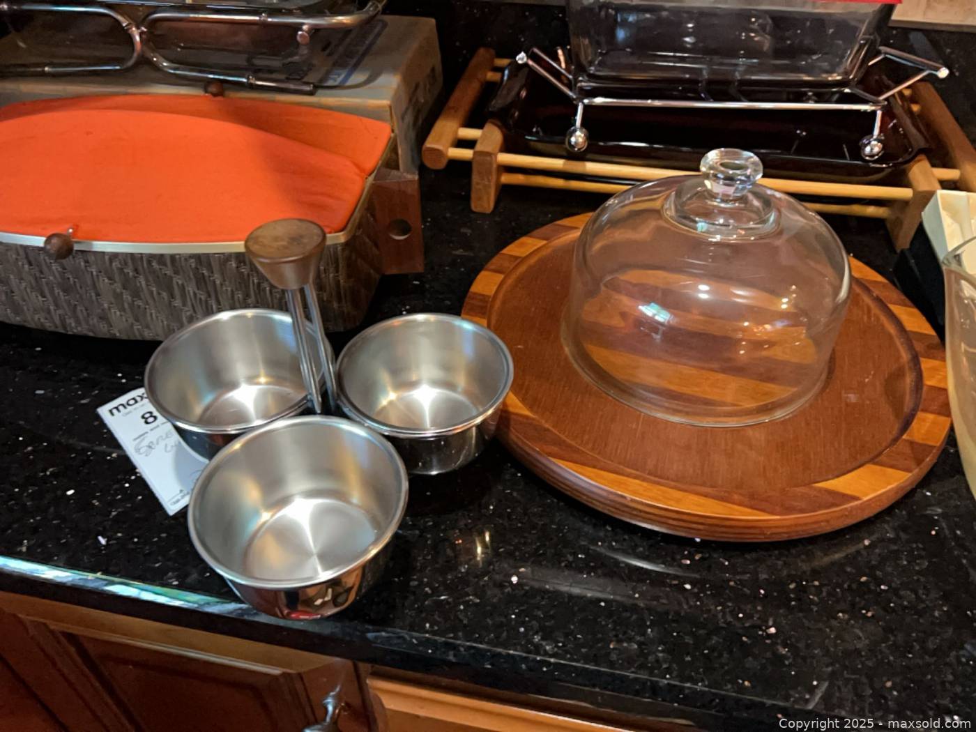 Casserole, buffet and serveware assortment | Maxsold