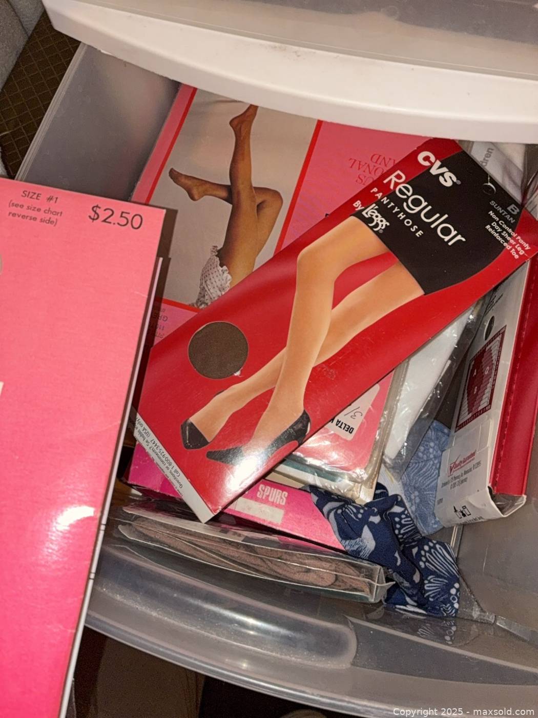 Over-door pocket organizer, hosiery, plastic drawers & totes | Maxsold