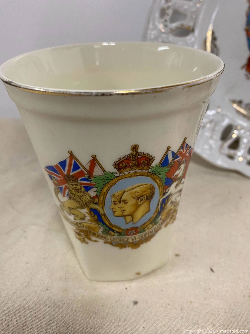 British royal commemorative ceramics | Maxsold