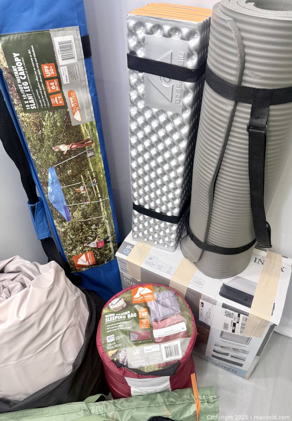 Camping gear bundle tents canopy beds pads | Maxsold