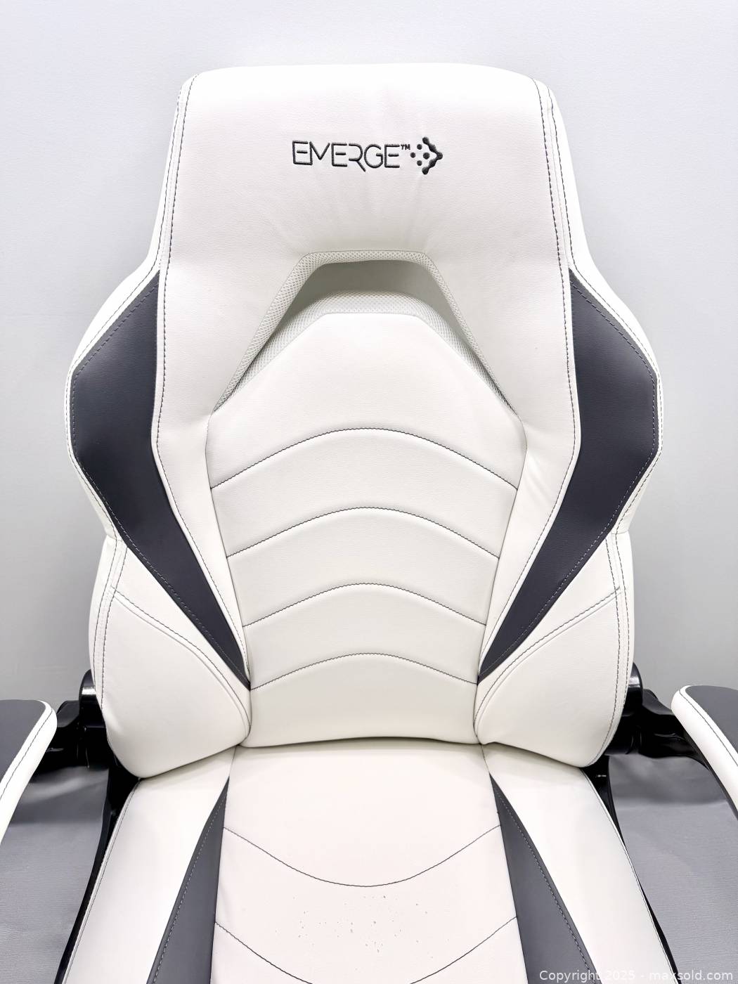 Emerge white and gray ergonomic office gaming chair | Maxsold