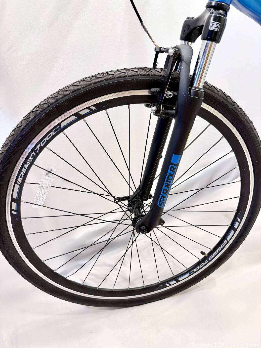 Schwinn GTX-3 hybrid bike with trainer & gear | Maxsold