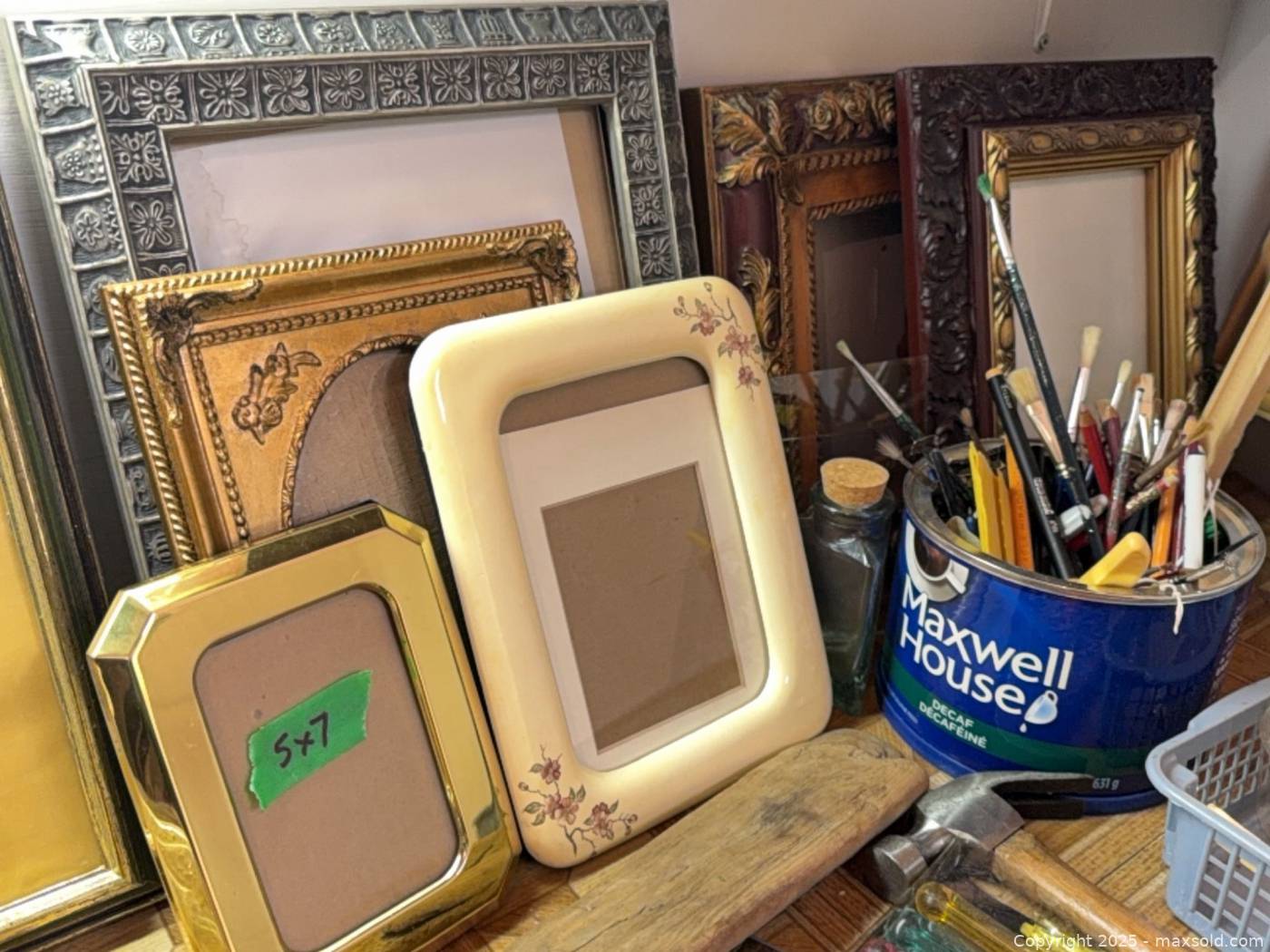 Art supplies, frames, tools, easel, paper | Maxsold