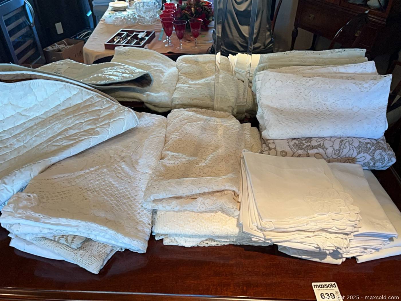 Assorted white and cream table linens | Maxsold