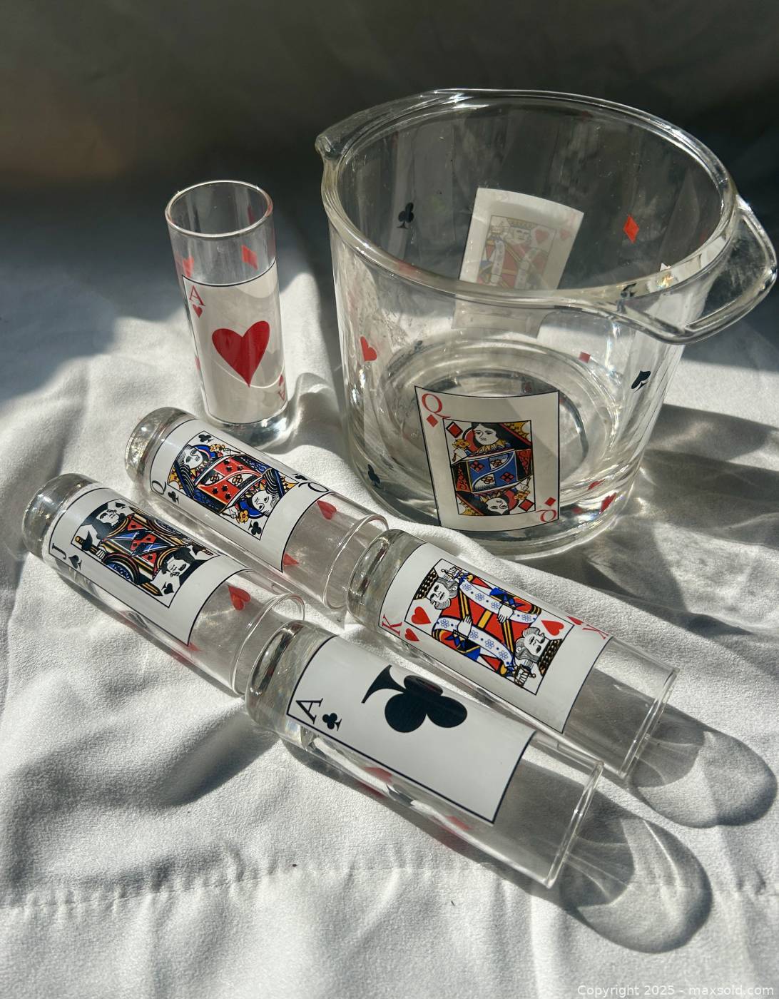 Luminarc playing-card shot glasses and ice bucket | Maxsold
