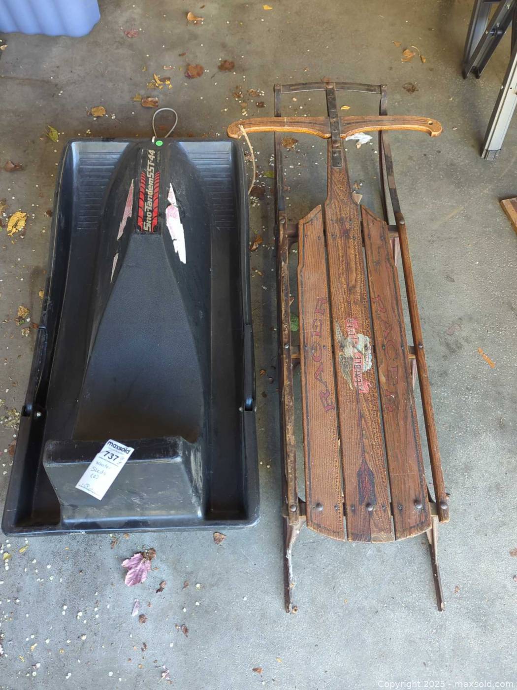 Flexible Flyer wood sled and Sno-Tandem SST-44 plastic sled | Maxsold