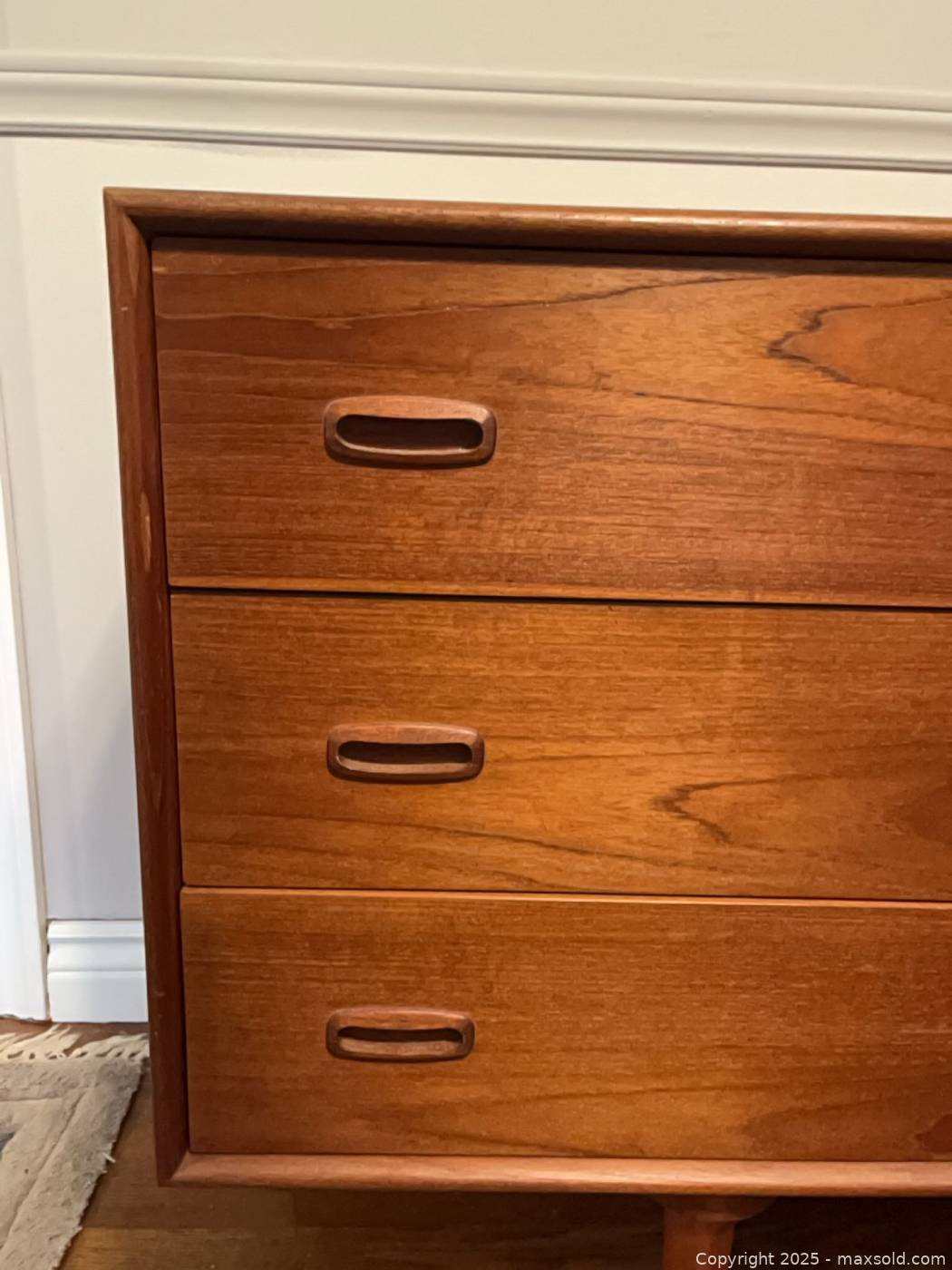 R. Huber teak 9-drawer dresser with mirror | Maxsold