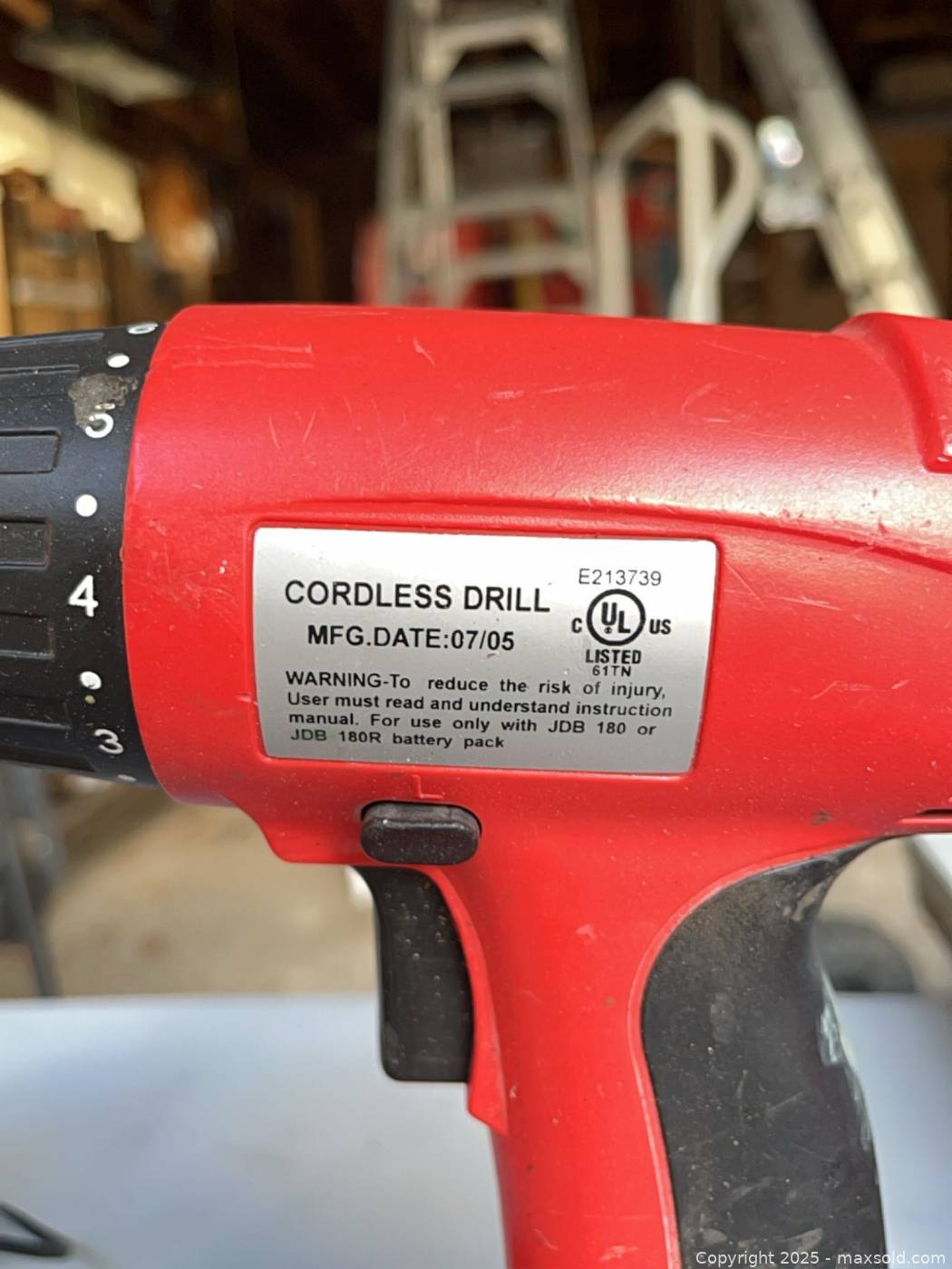 Two CDD-180 18V Ni-Cd Cordless Drills | Maxsold