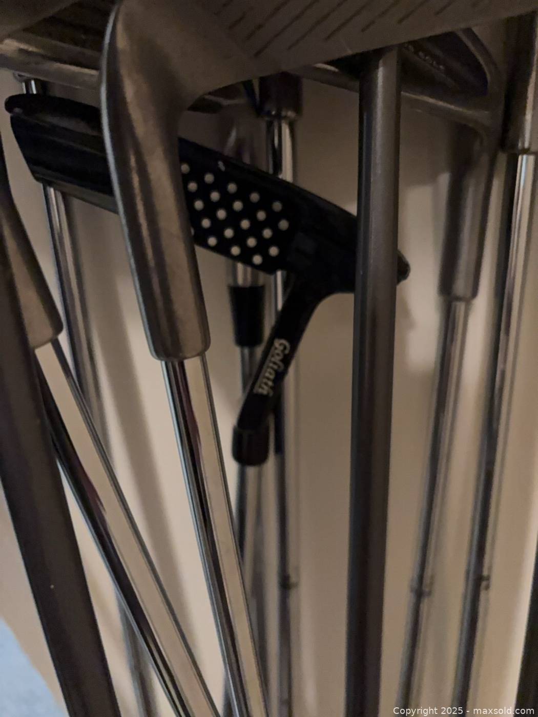 Right-handed golf clubs, bag, pull cart | Maxsold