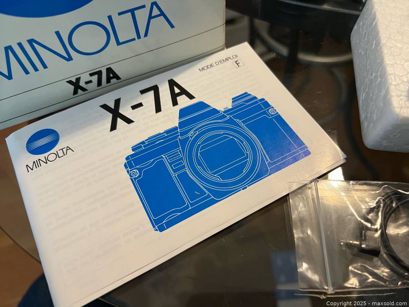 Minolta X-7A and X-700 35mm SLR cameras, four Minolta lenses, Kiron ...