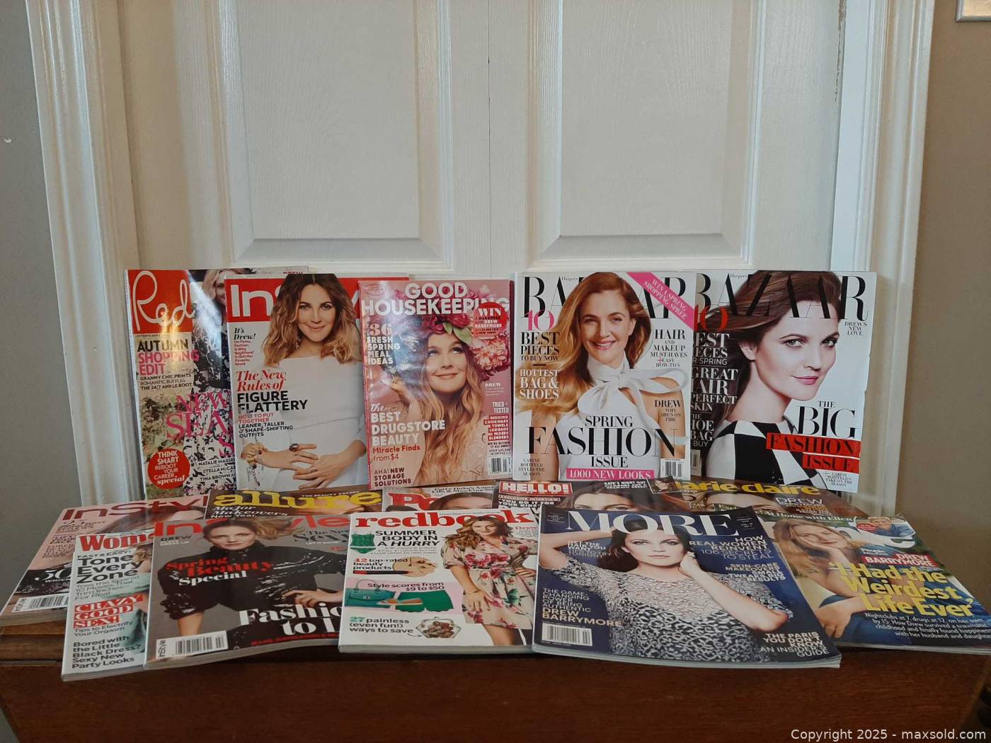 Fifteen Fashion And Gossip Magazines | Maxsold