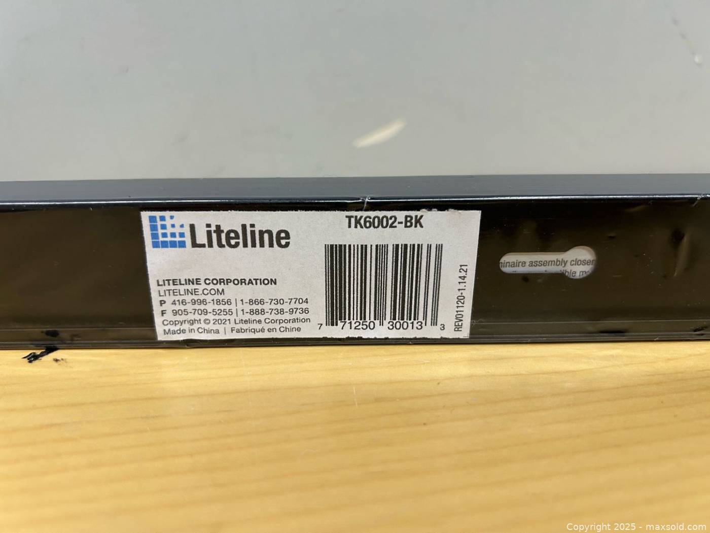 Liteline TK6002-BK 2-ft black track | Maxsold