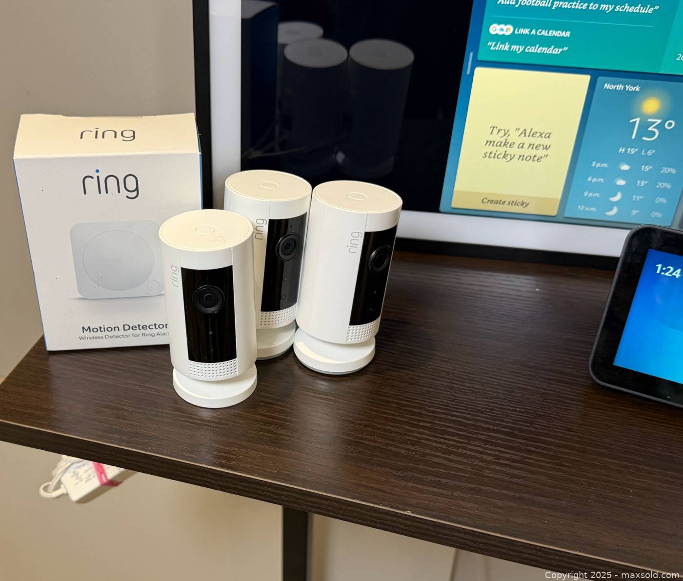 Amazon Echo Show smart displays with Ring cameras lot | Maxsold