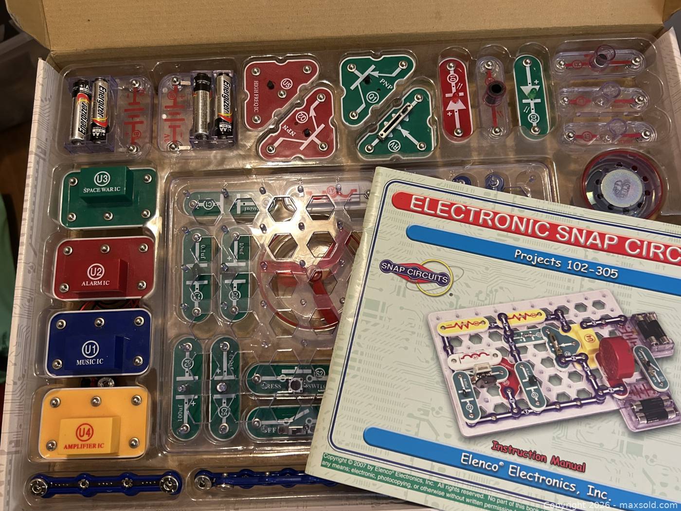 Elenco Snap Circuits SC-300 electronic kit | Maxsold