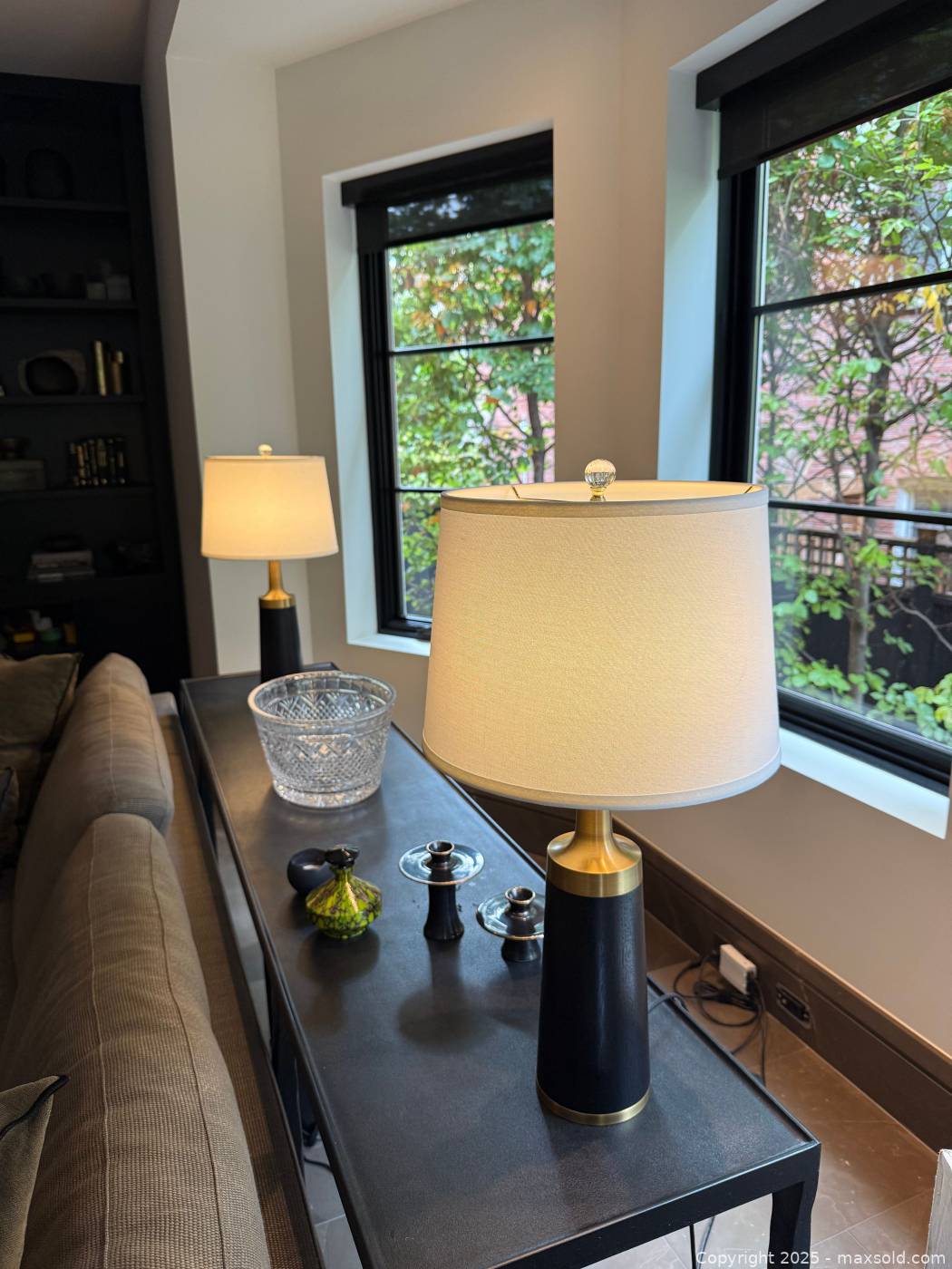 Pair Holly Hunt Summit table lamps | Maxsold
