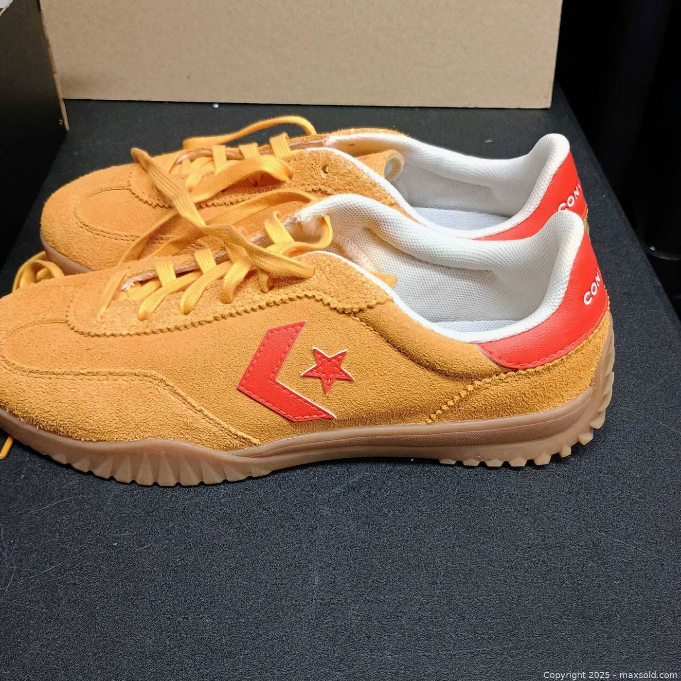 Converse Run Star Trainer OX sneakers size M7 W8.5 | Maxsold