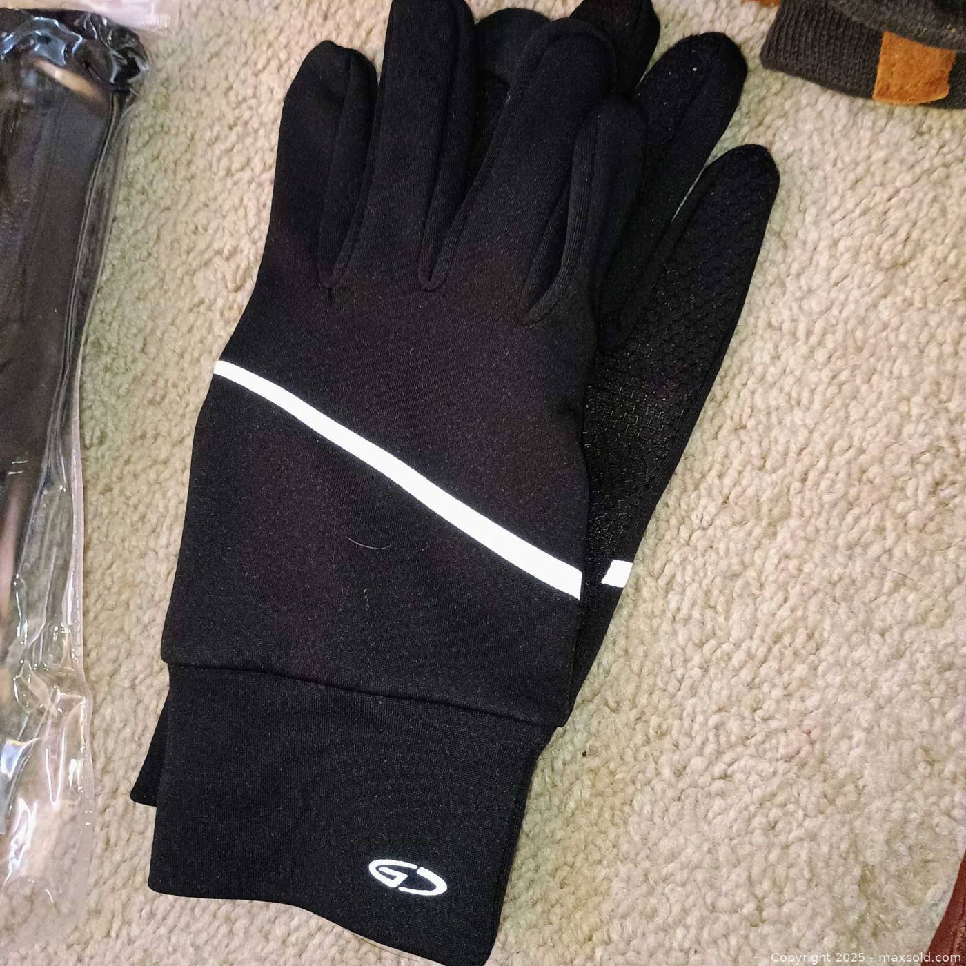 Men’s gloves lot of 5 pairs | Maxsold