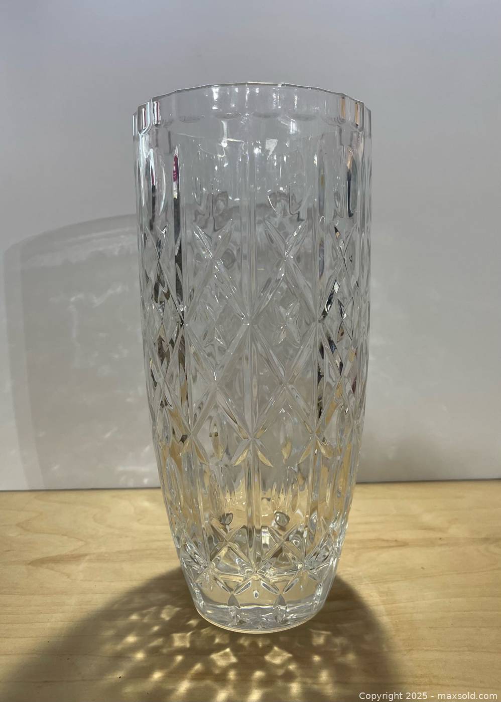 12" crystal flower vase | Maxsold