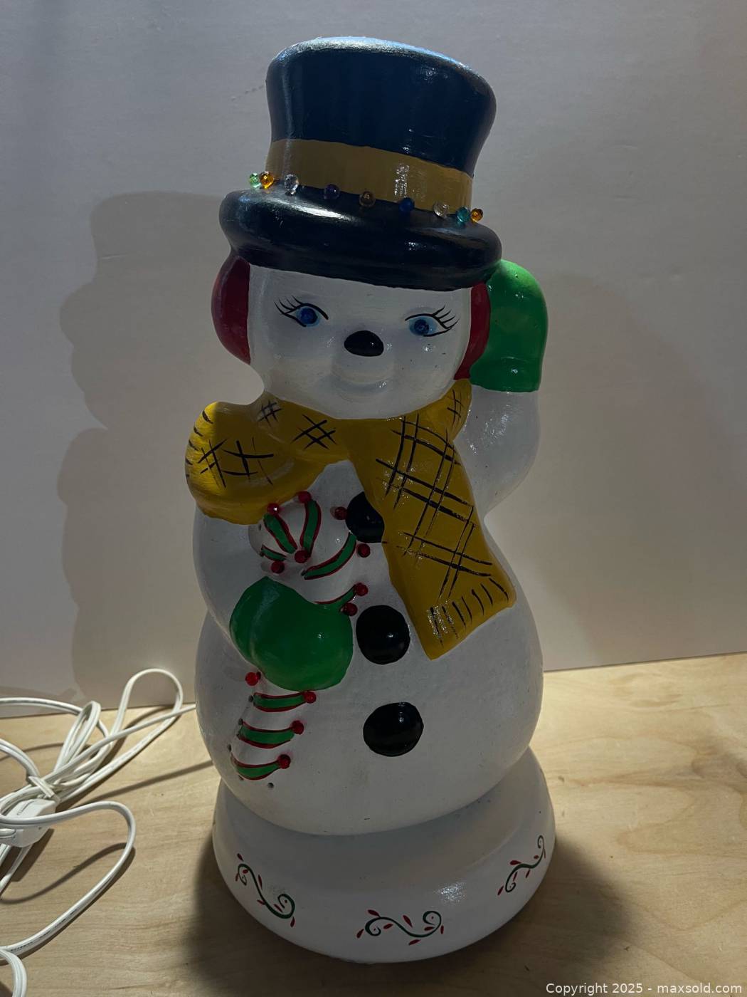 Ceramic lighted snowman figurine | Maxsold